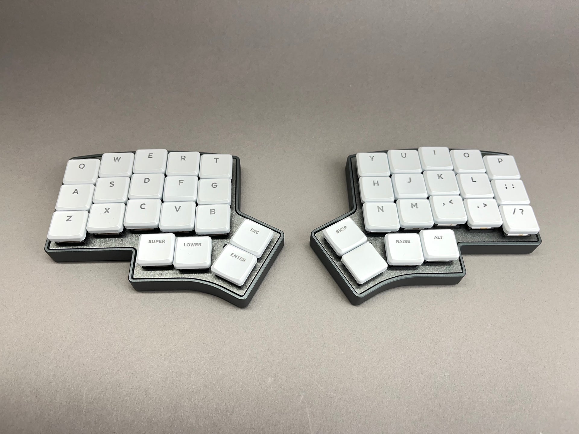 Chiri CE - Premium Aluminum Case 3-Row Corne-like Keyboard Kit - Hotsw ...