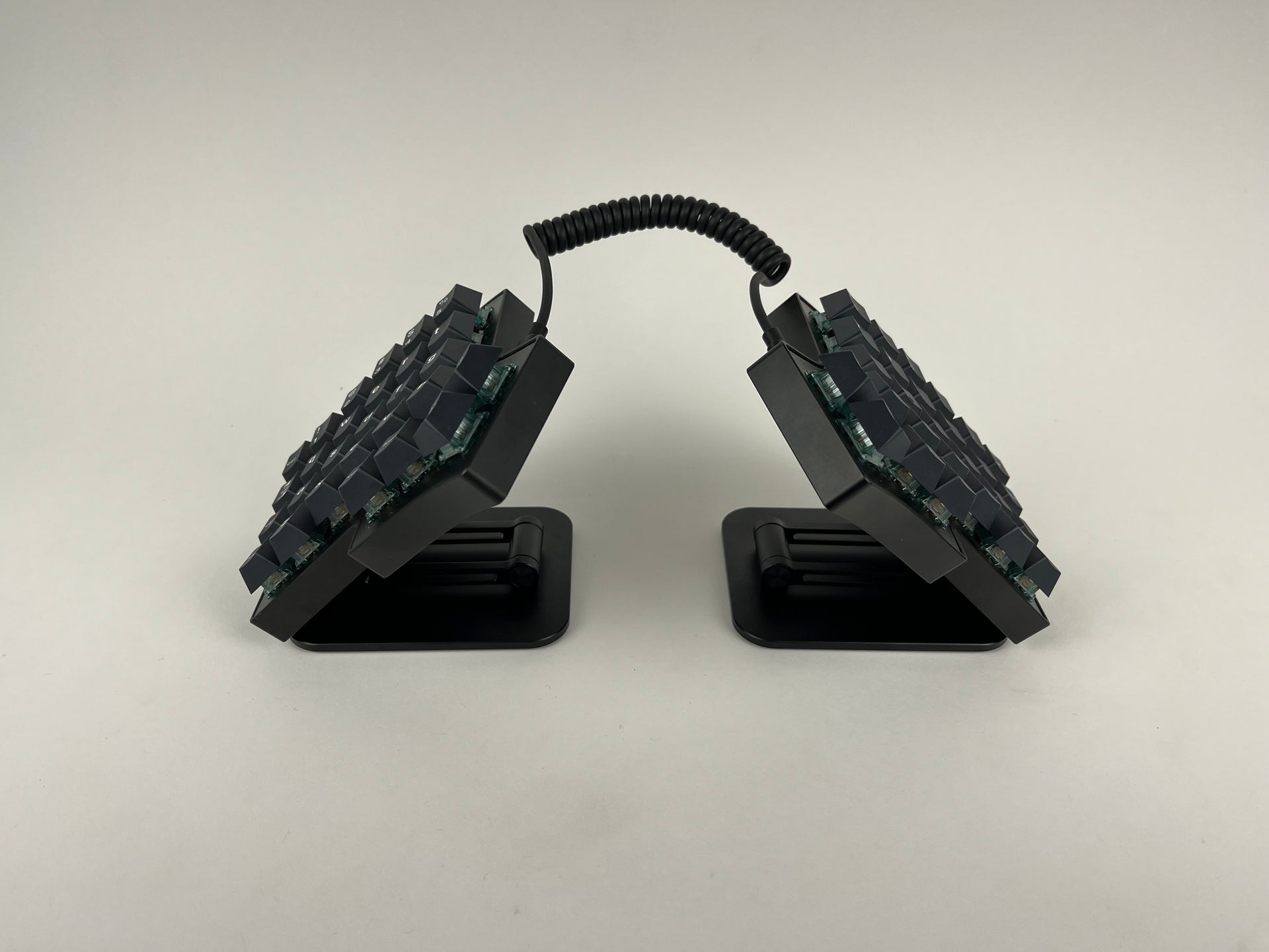Magnetic MagSafe Tenting Stand Kit for Split Keyboard – Keebio