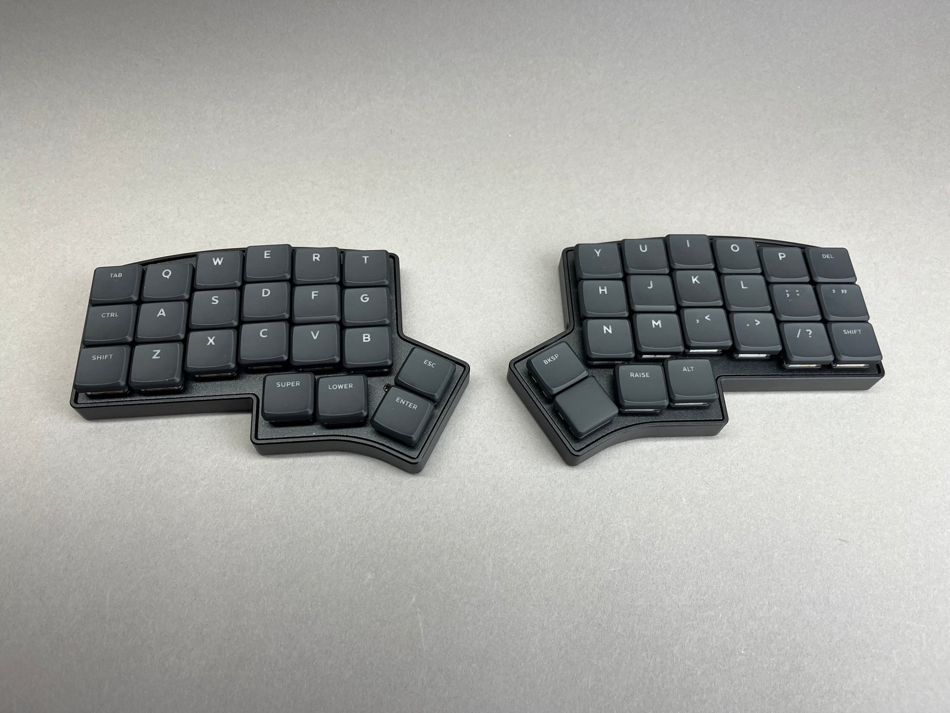 Chiri CE - Premium Aluminum Case 3-Row Corne-like Keyboard Kit - Hotsw ...