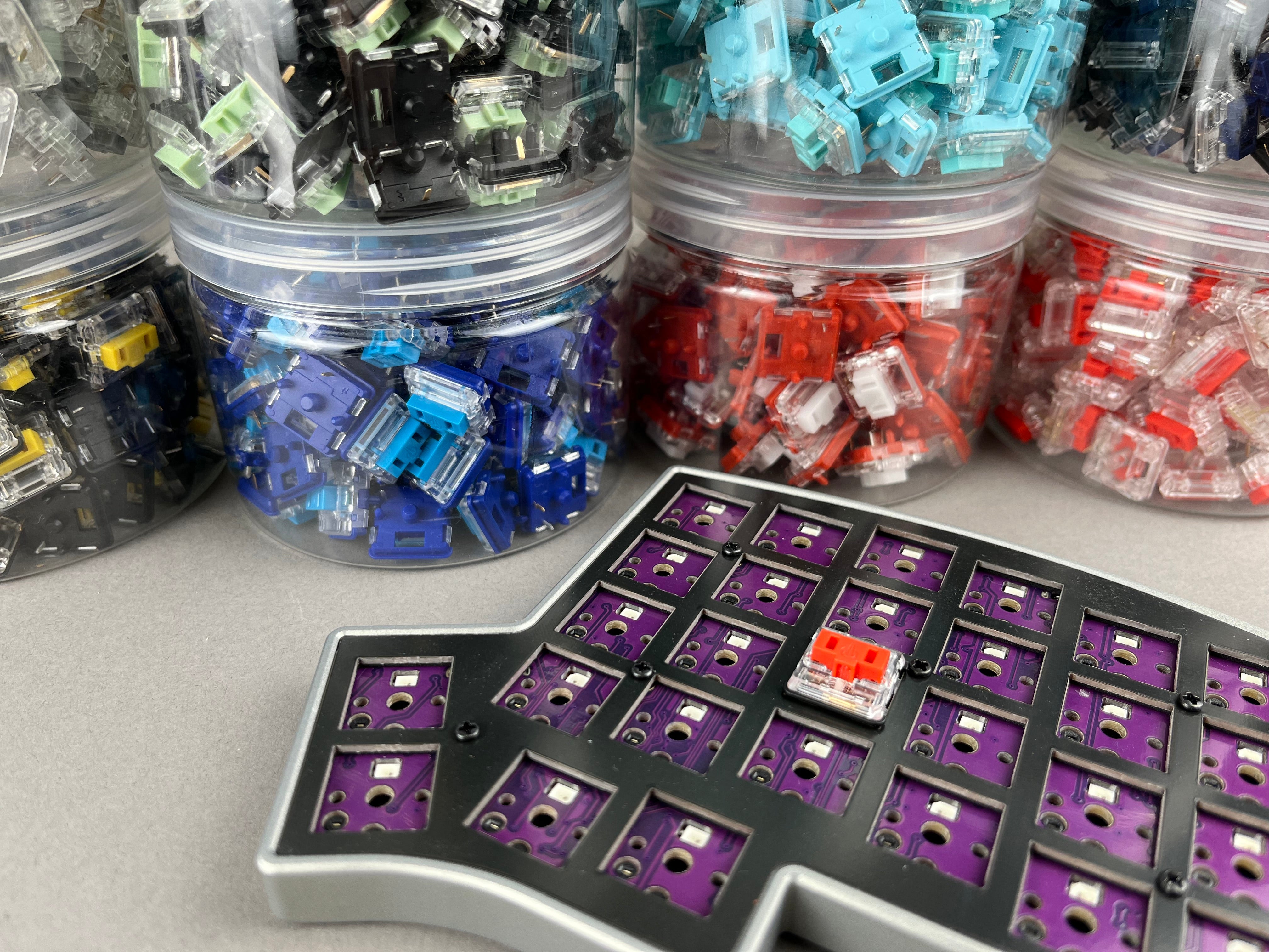 Iris CE - Low-Profile Split Ergonomic Keyboard (Pre-Built) – Keebio