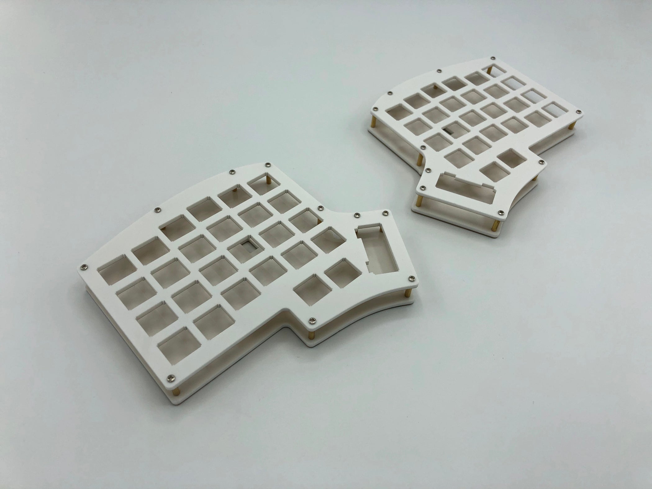 Iris LE (Legacy Edition) Case/Plates – Keebio